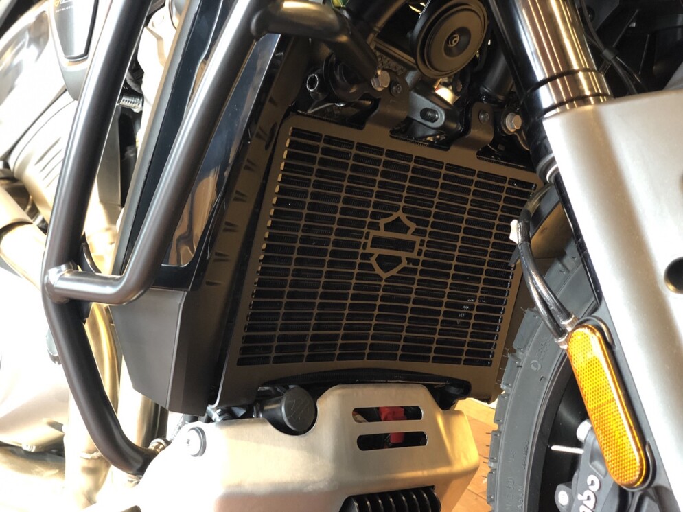 I am Custom ~Pan America~ | Harley-Davidson® 沖縄