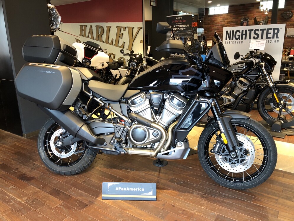 I am Custom ~Pan America~ | Harley-Davidson® 沖縄