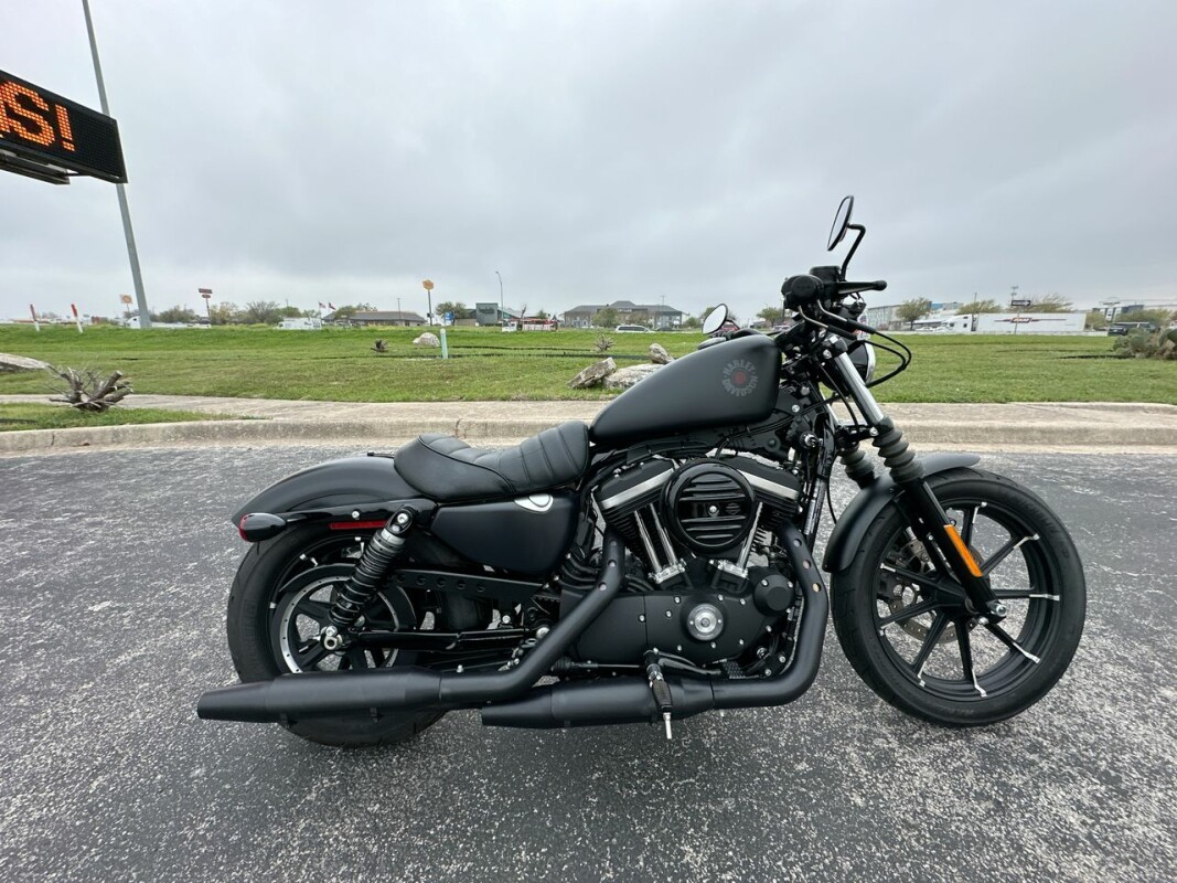 PRE-OWNED 2021 Harley-Davidson® Iron 883™ XL 883N DALLAS | Dallas Harley-Davidson®, Garland