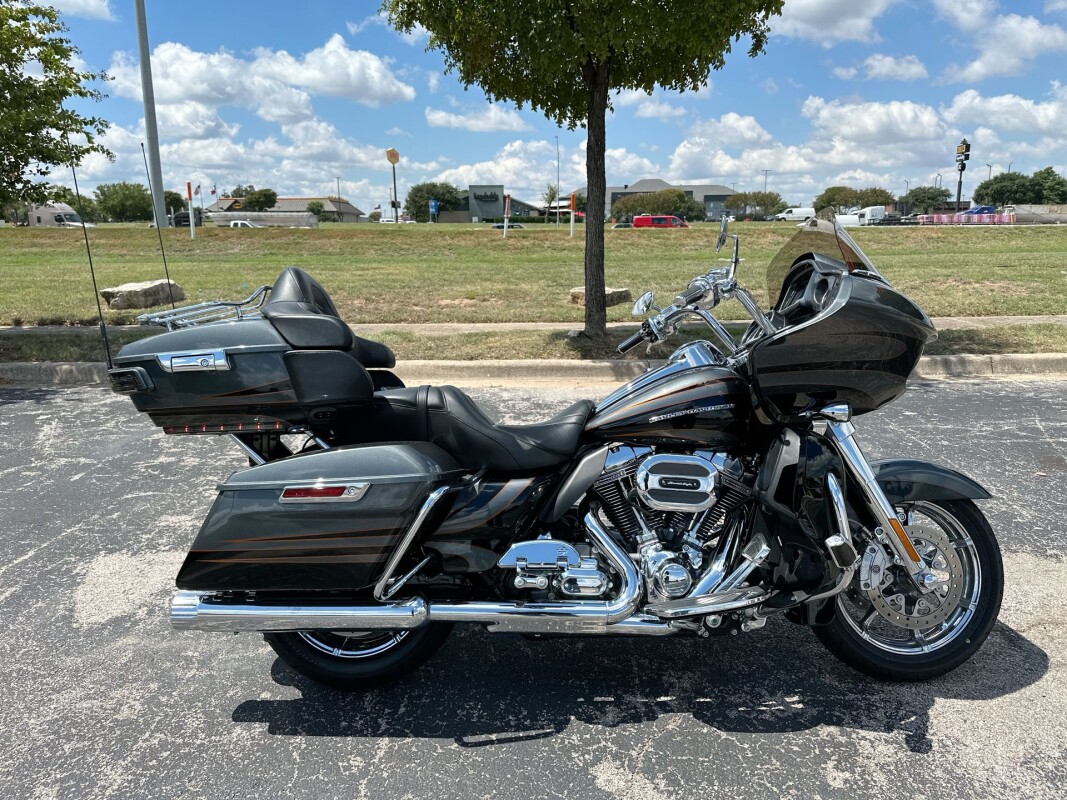 CVO™ Road Glide® Ultra | Dallas Harley-Davidson®, Garland