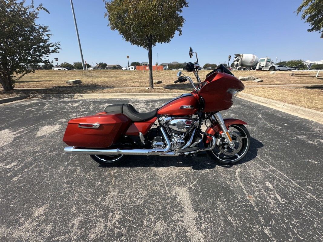 Road Glide™ | Central Texas H-D®