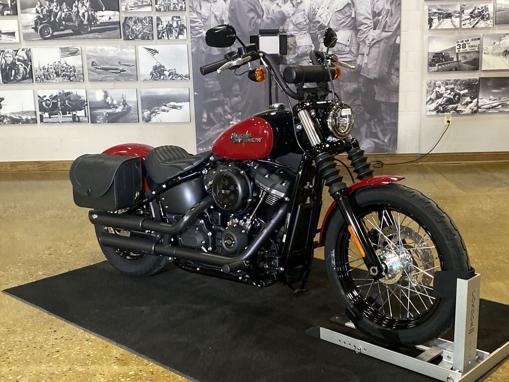 Street Bob® | Wild Fire Harley-Davidson