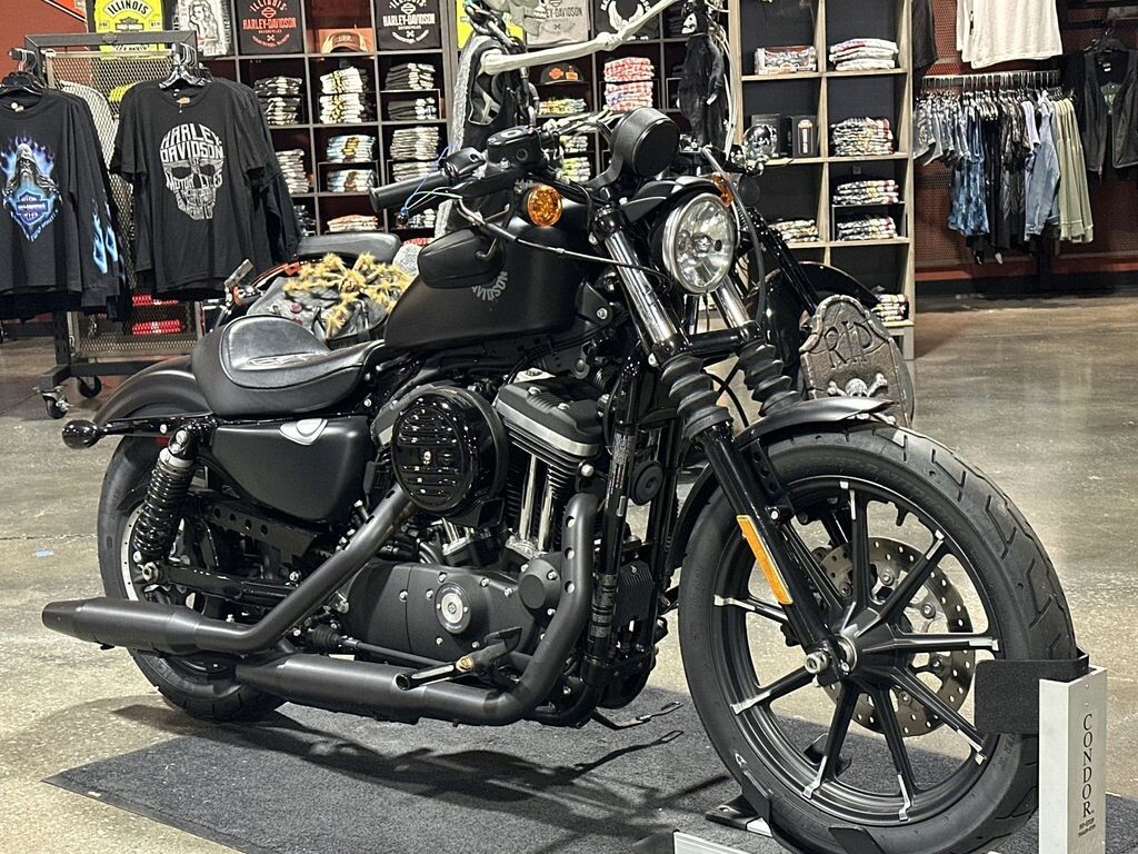 Iron 883™ | Milwaukee Harley-Davidson®