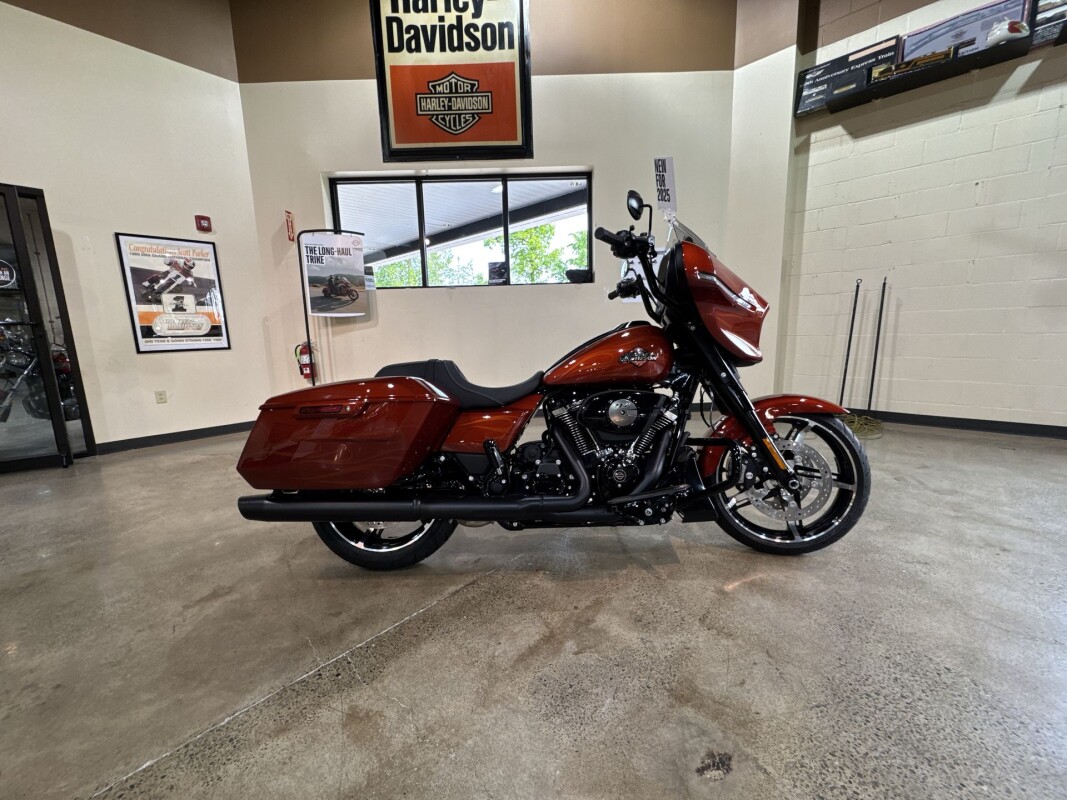 2025 Harley-Davidson® Street Glide® Whiskey Firestorm - Black Finish | Buffalo Harley-Davidson