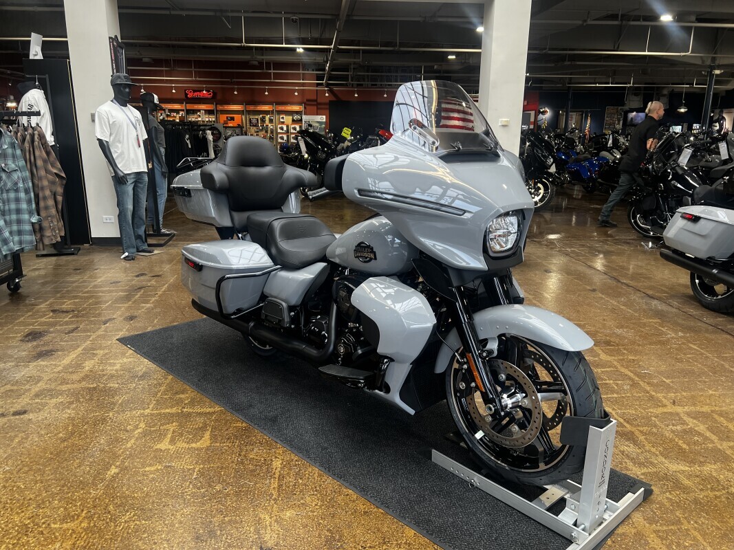 Street Glide™ Ultra | Windy City Harley-Davidson®